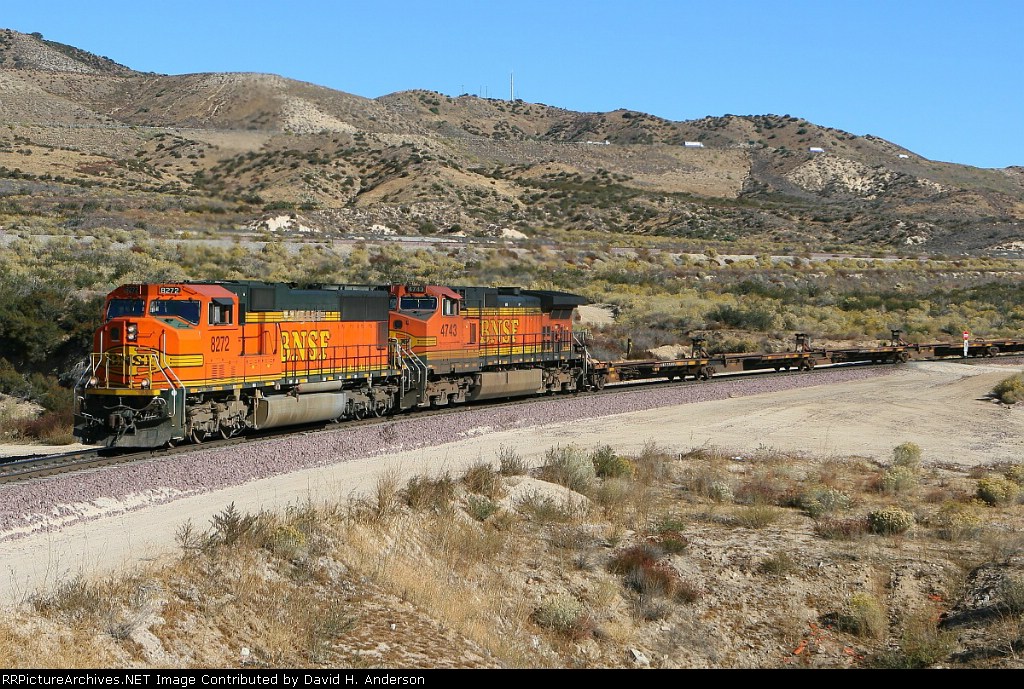 BNSF 8272
